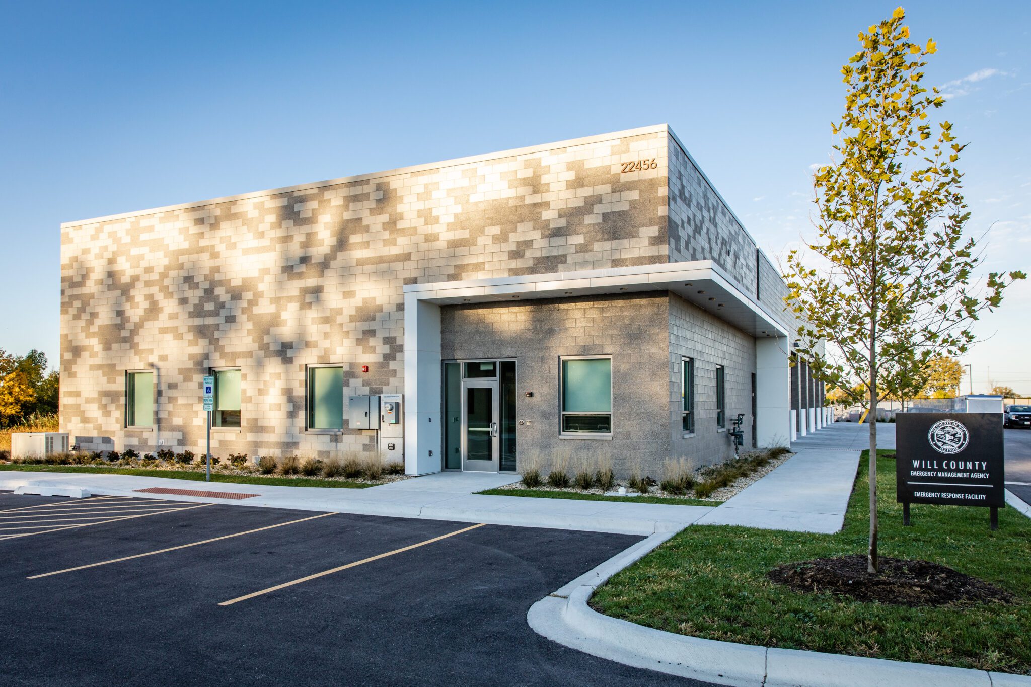 ECHELON’S INSULTECH™ WILL COUNTY EMA BUILDING | Echelon Masonry